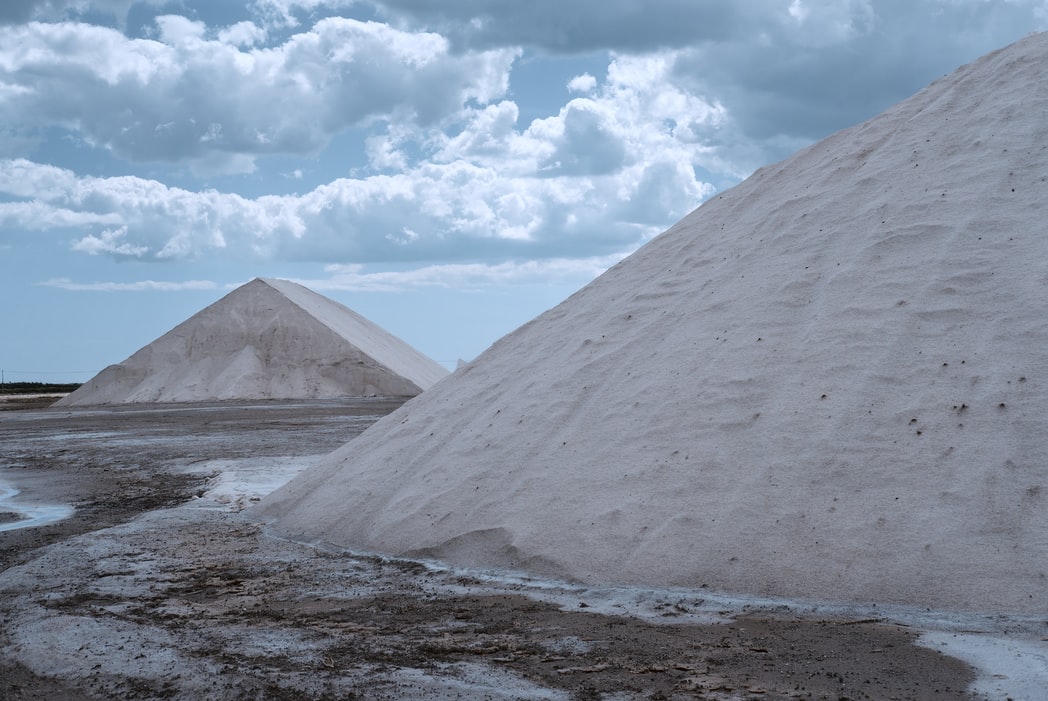 How to spot a pyramid scheme - Fraudstorytelling